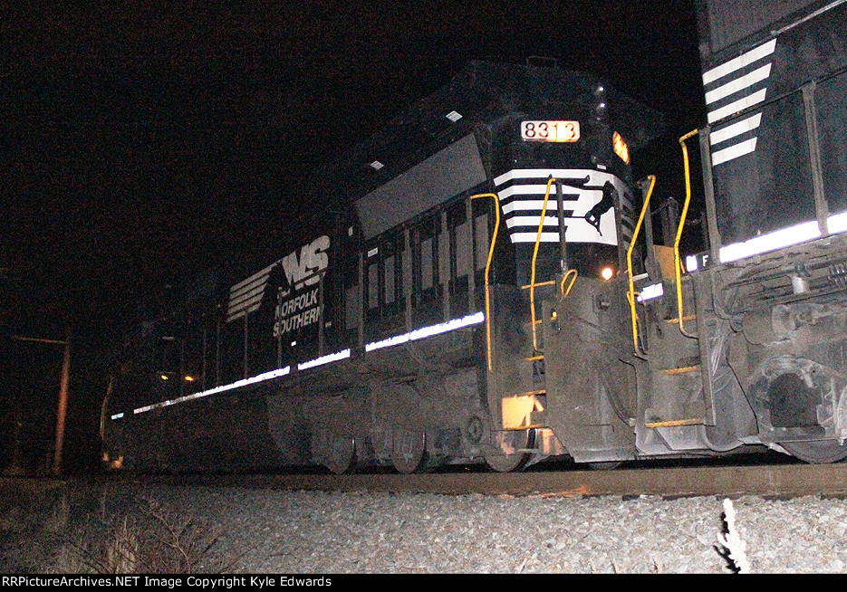 NS C40-8 #8313 on 17G